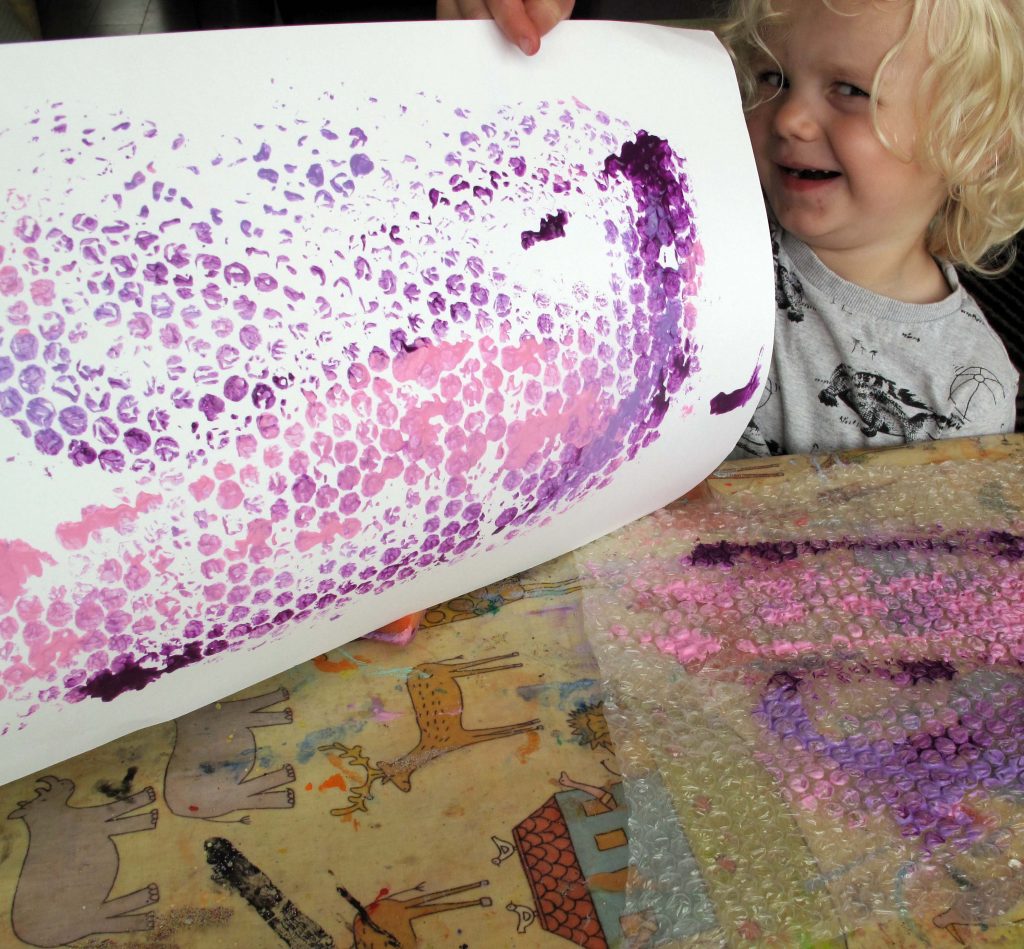 Bubble wrap printing – Art at the Start
